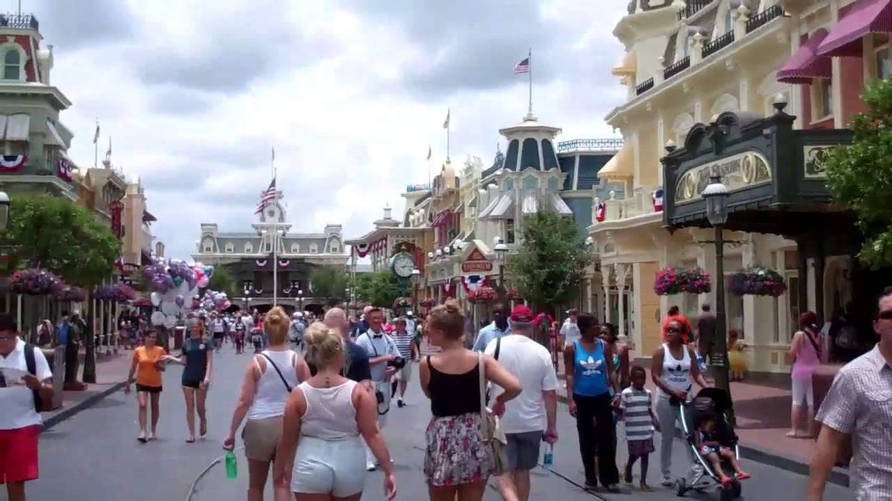 Main Street USA - Magic Kingdom - Walt Disney World 2011 HD - YouTube