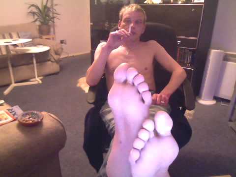 smoking and feet vid