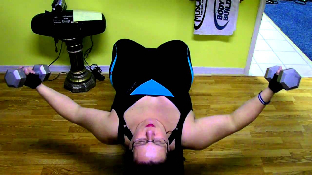 Flat Dumbbell Flyes 10 lbs. x 12 - YouTube