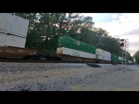 NS 7629, CSX 459 & NS 4458 handle the long southbound Intermodal at Howardsville Rd - YouTube
