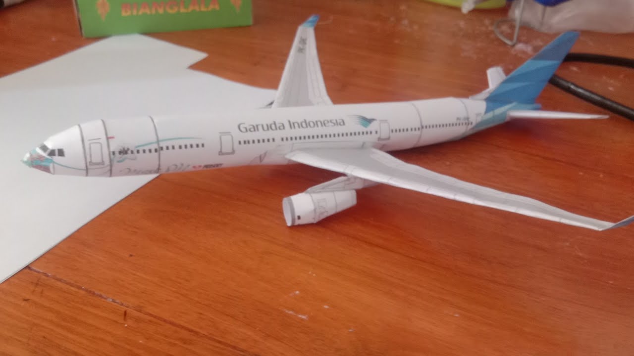 Pembuatan Papercraft Garuda Indonesia a330 mask on - YouTube
