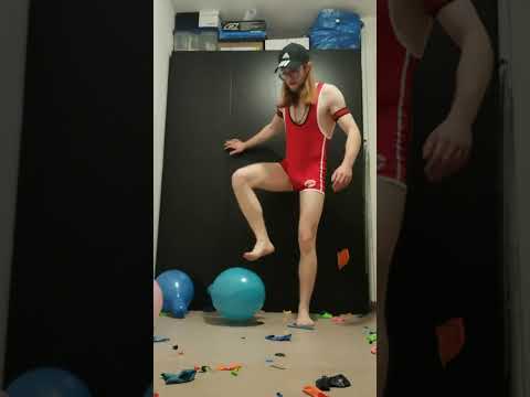 Balloon massacre - stomping tight loons wearing nike air max, socks and barefoot