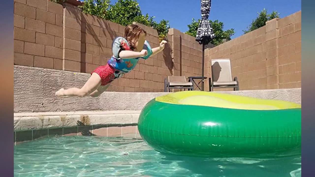 Obuby Inflatable Avocado Pool Float Floatie with Ball Fun Pool Floats ...
