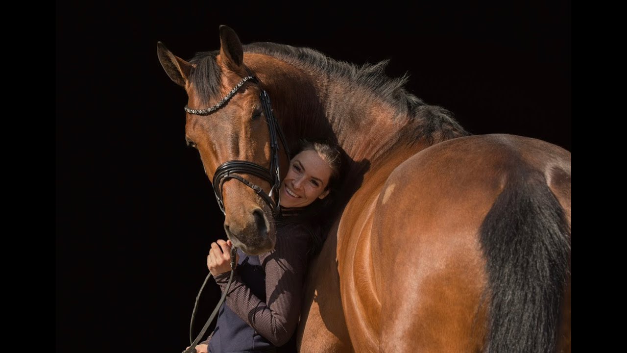 Waarom is Izzy weg?! | Danielle van Mierlo - YouTube