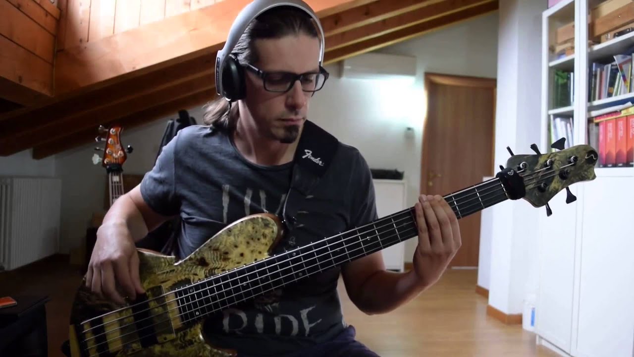 Beat It ( versione Fall Out Boy) bass cover - YouTube