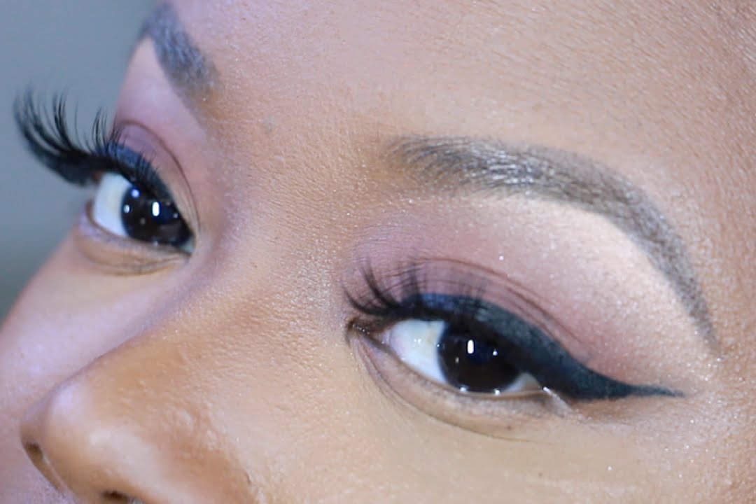Super Easy Winged Eyeliner Tutorial Youtube