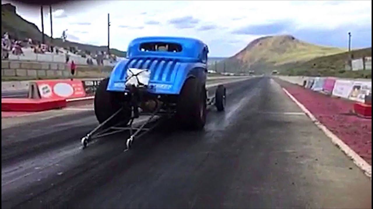 Luke Baloghs 554 MooneyHam&Sharp tribute car making a long burnout ...