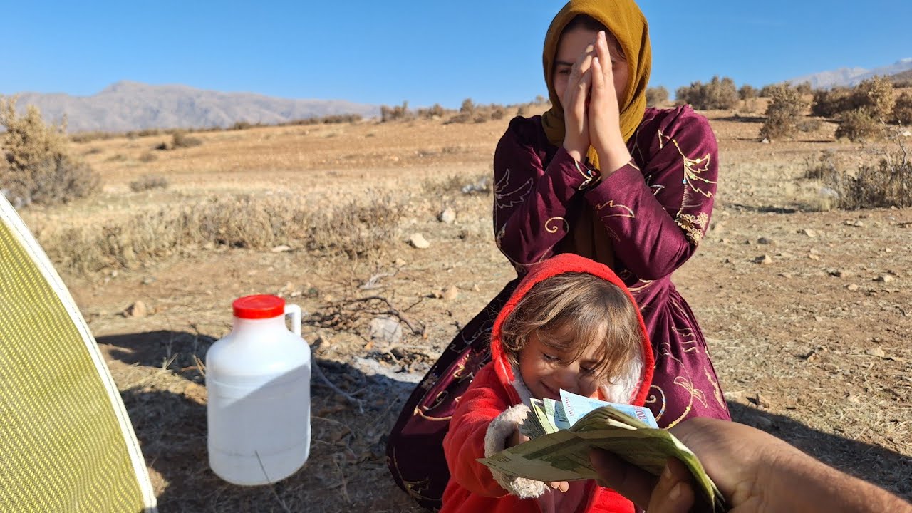 Helping the operator to the woman alone with two small children in the desert - YouTube