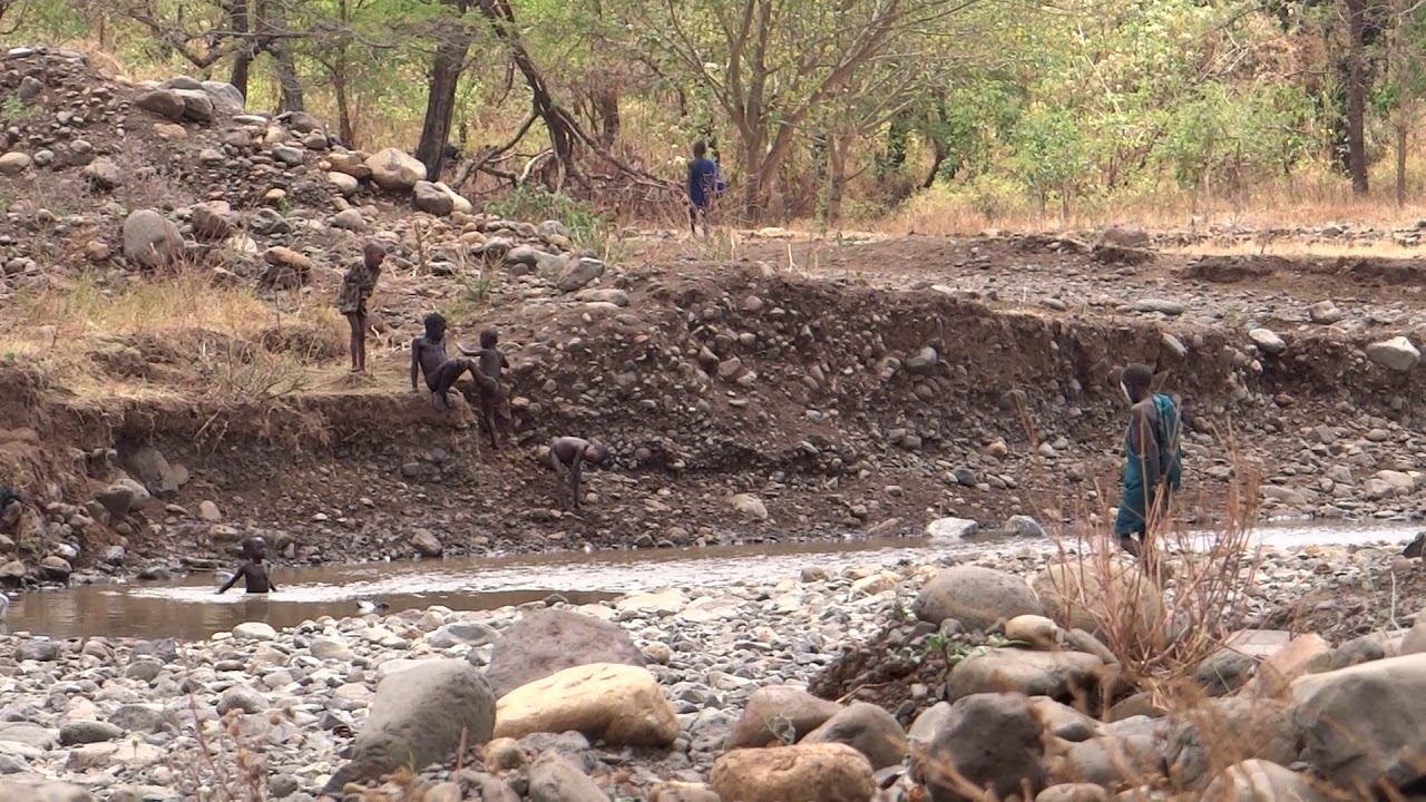 Surma Children Playing in the Water: Omo Valley, Ethiopia - YouTube