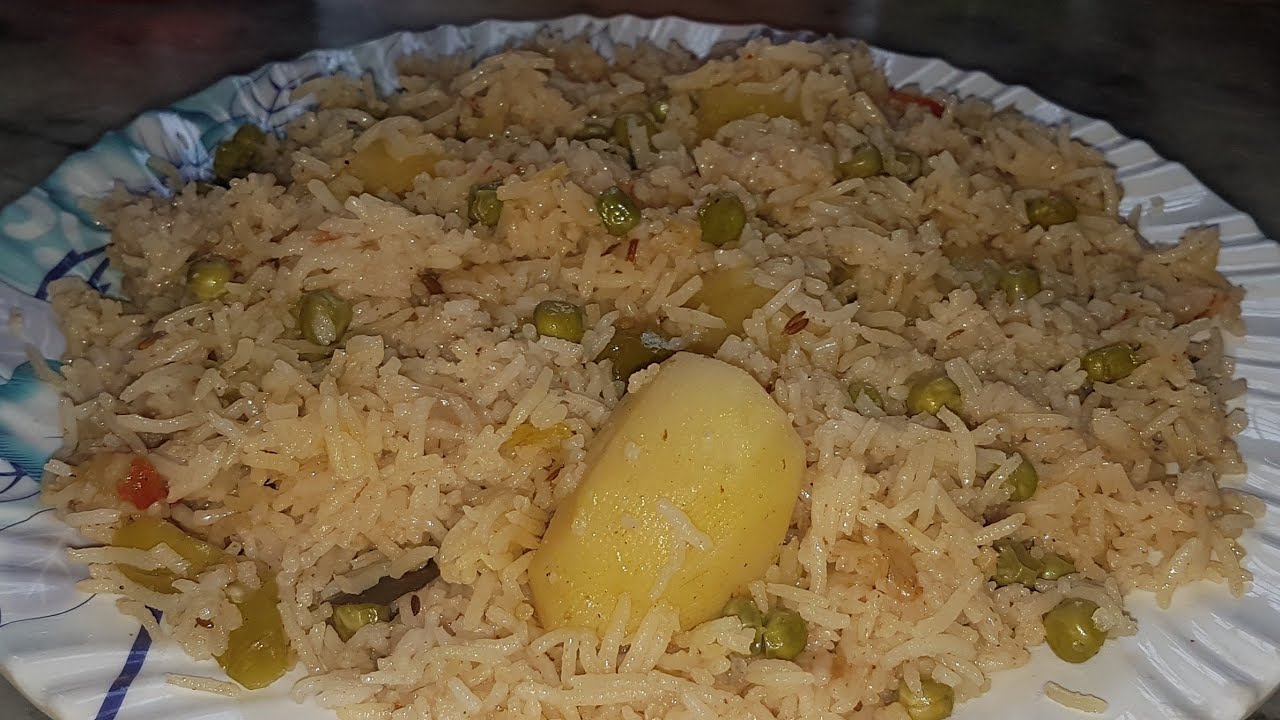 Aloo Matar Pulao || Vegetable Rice Recipe - YouTube