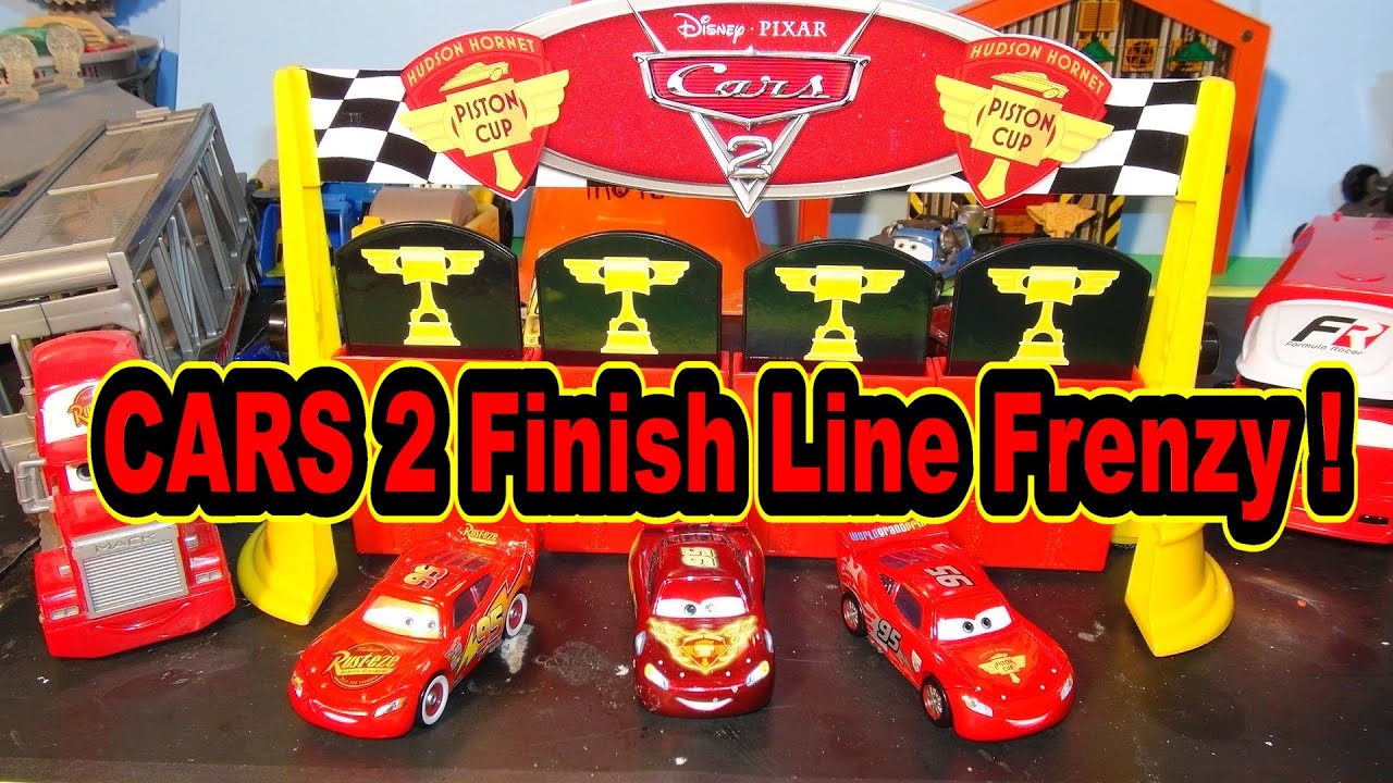 Pixar Cars 2 Finish Line Frenzy ,with Lightning McQueen it's a new Toy ...