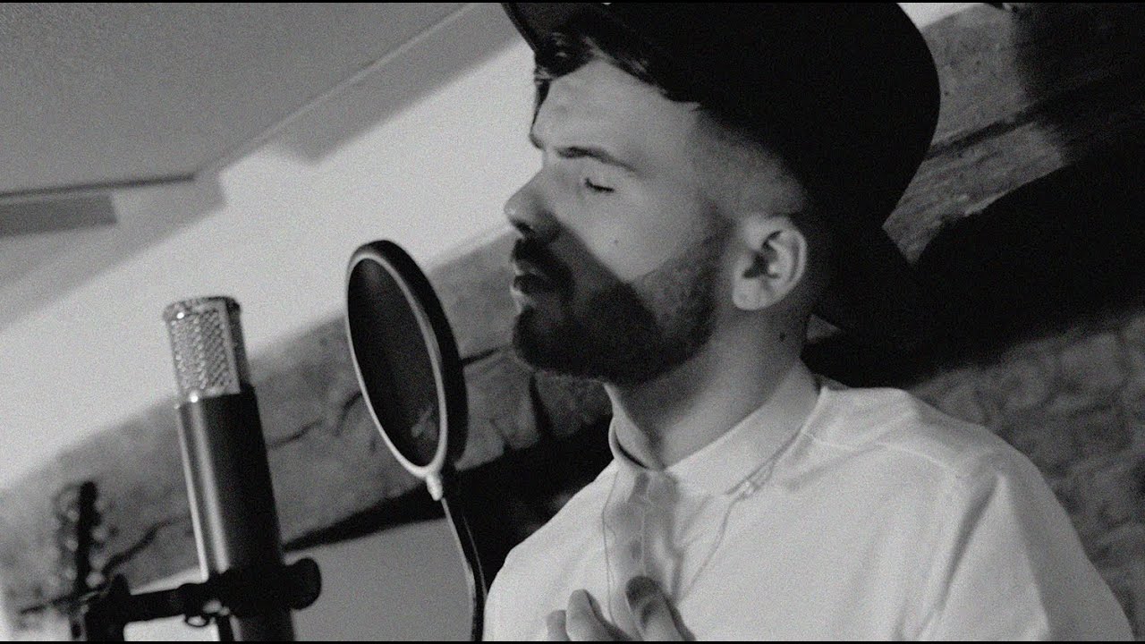 Jody Brock - User [LIVE ACOUSTIC] - YouTube