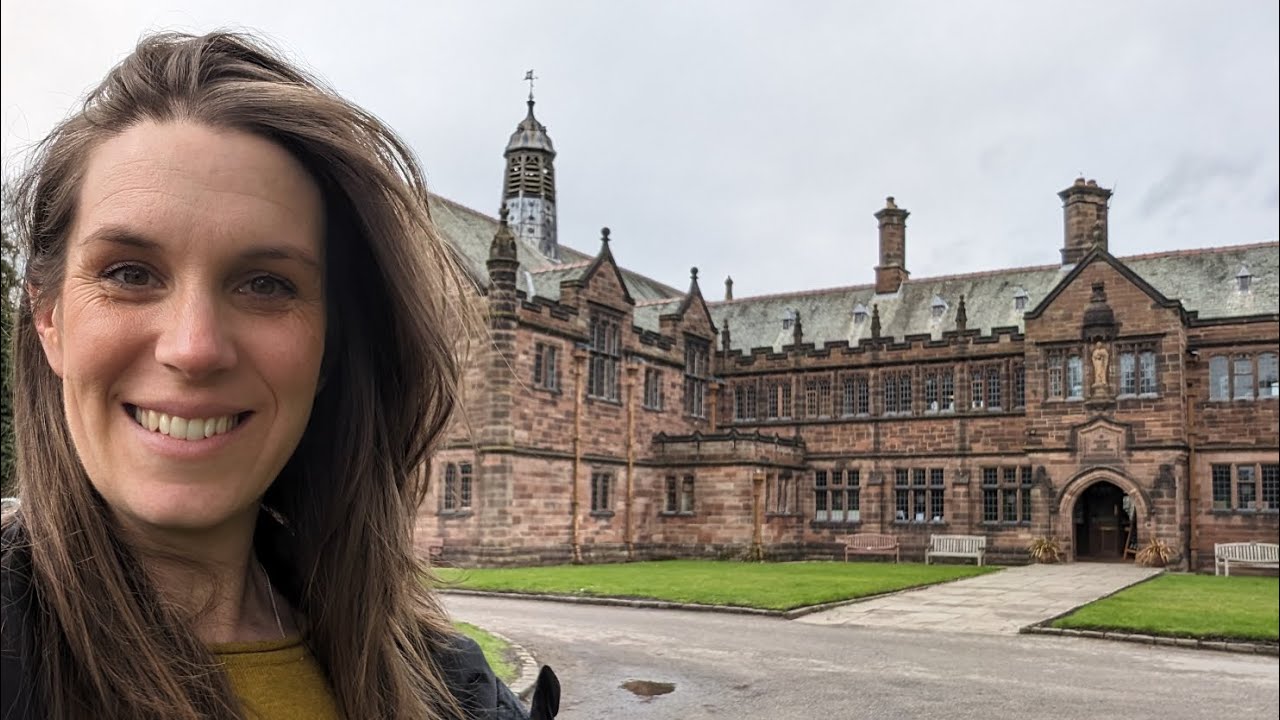 Gladstone's Library, Hawarden, North Wales. The UK's only Prime ...