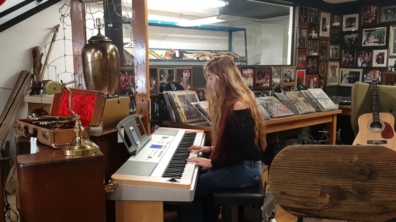 Bounty Cover (Christina Aguilera) sung by Mackenzie Elliott - YouTube