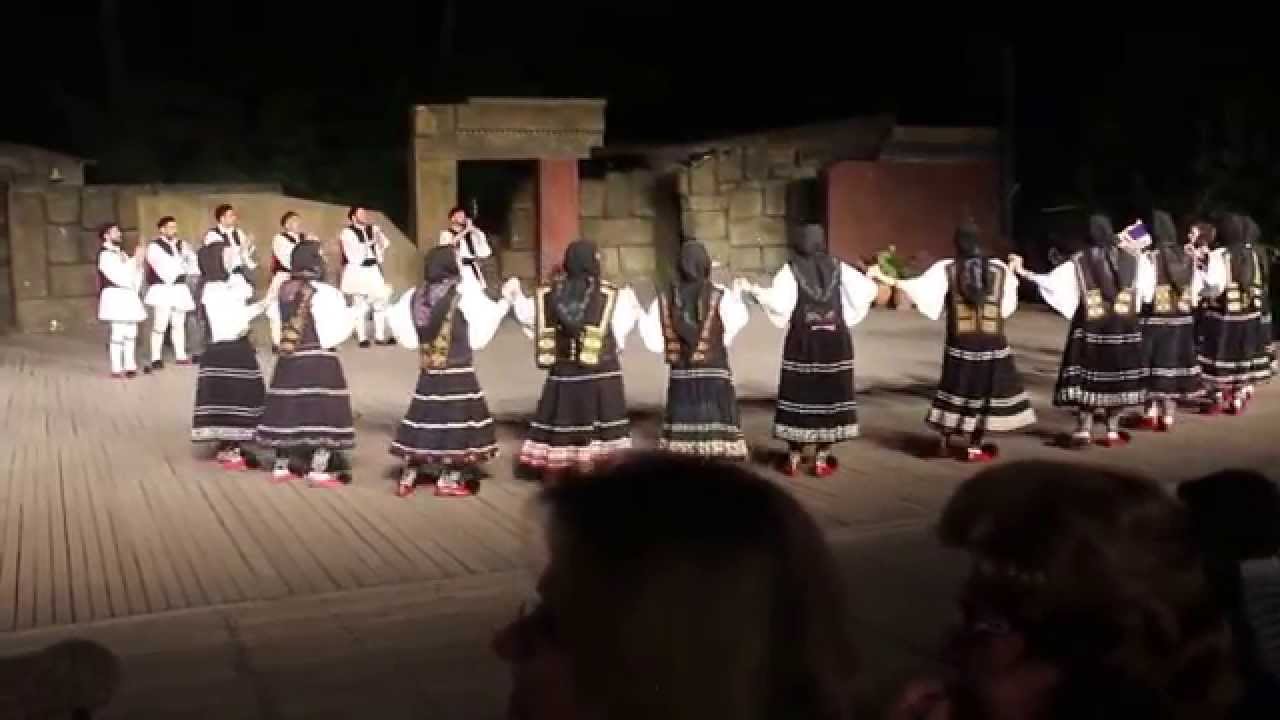 Μαθητικες παραστασεις 2015 Σαρακατσανοι Δορα Στρατου - YouTube