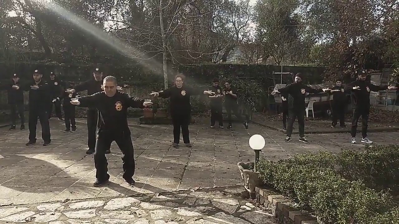 ΕΛΛΗΝΕΣ ΚΕΝΤΑΥΡΟΙ ΚΕΡΚΥΡΑΣ ΖΕΝ - YouTube