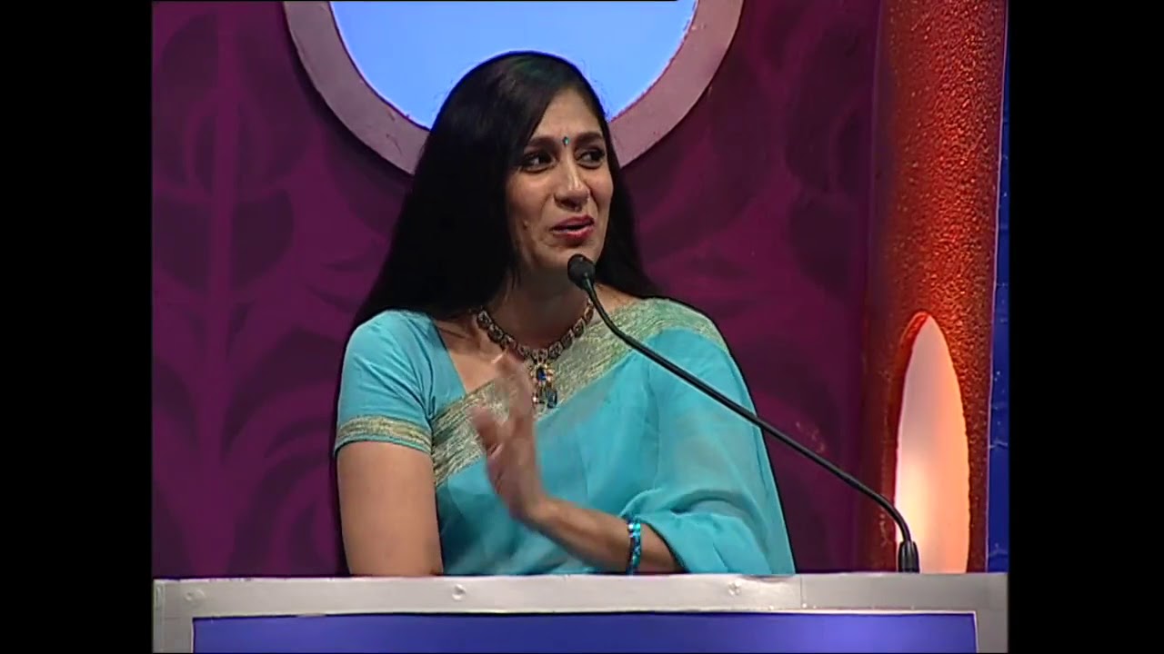 Uma Padmanabhan Beautiful Blue Saree | Uma Padmanabhan Expressions ...