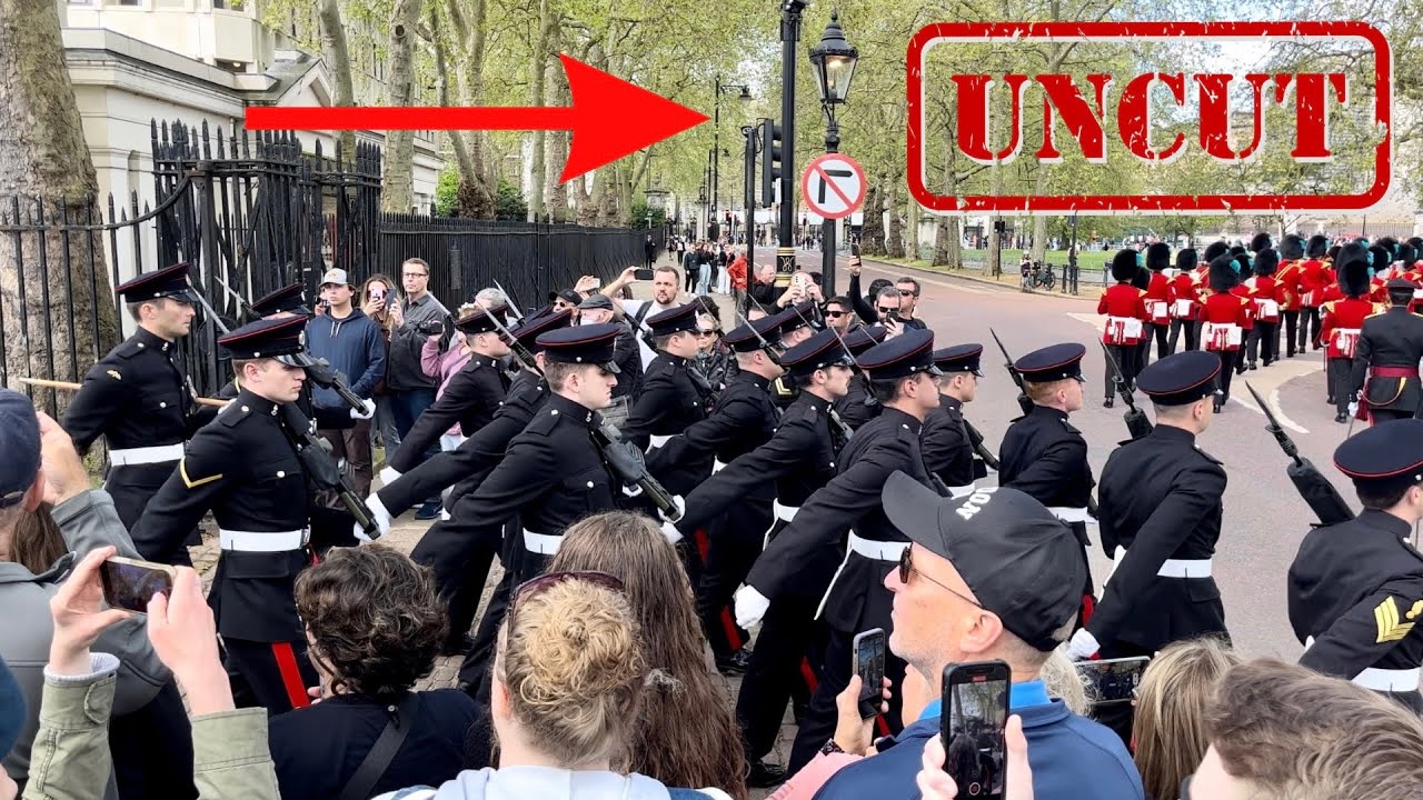 Incredible Sight of King’s Guards Marching to Buckingham Palace! - YouTube