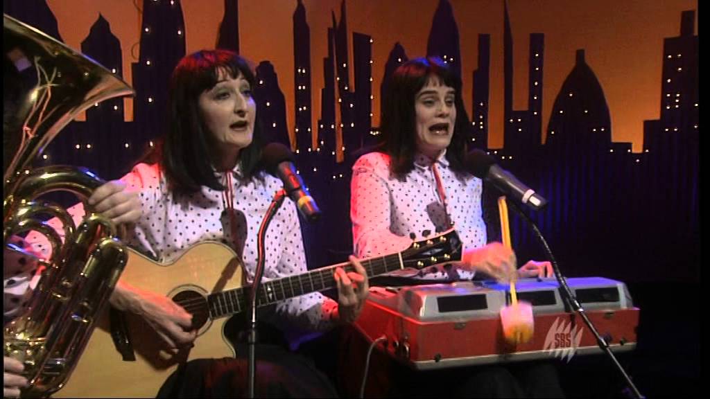 The Kransky Sisters - Highway To Hell (In Siberia Tonight) - YouTube