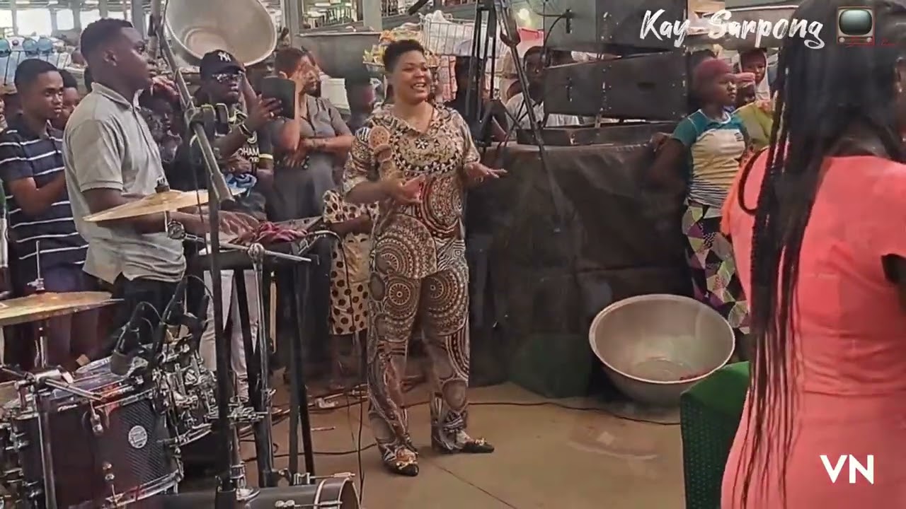 Pentecost Joshua’s massive performance at Kejetia in worship.🙌🔥🙌 ...