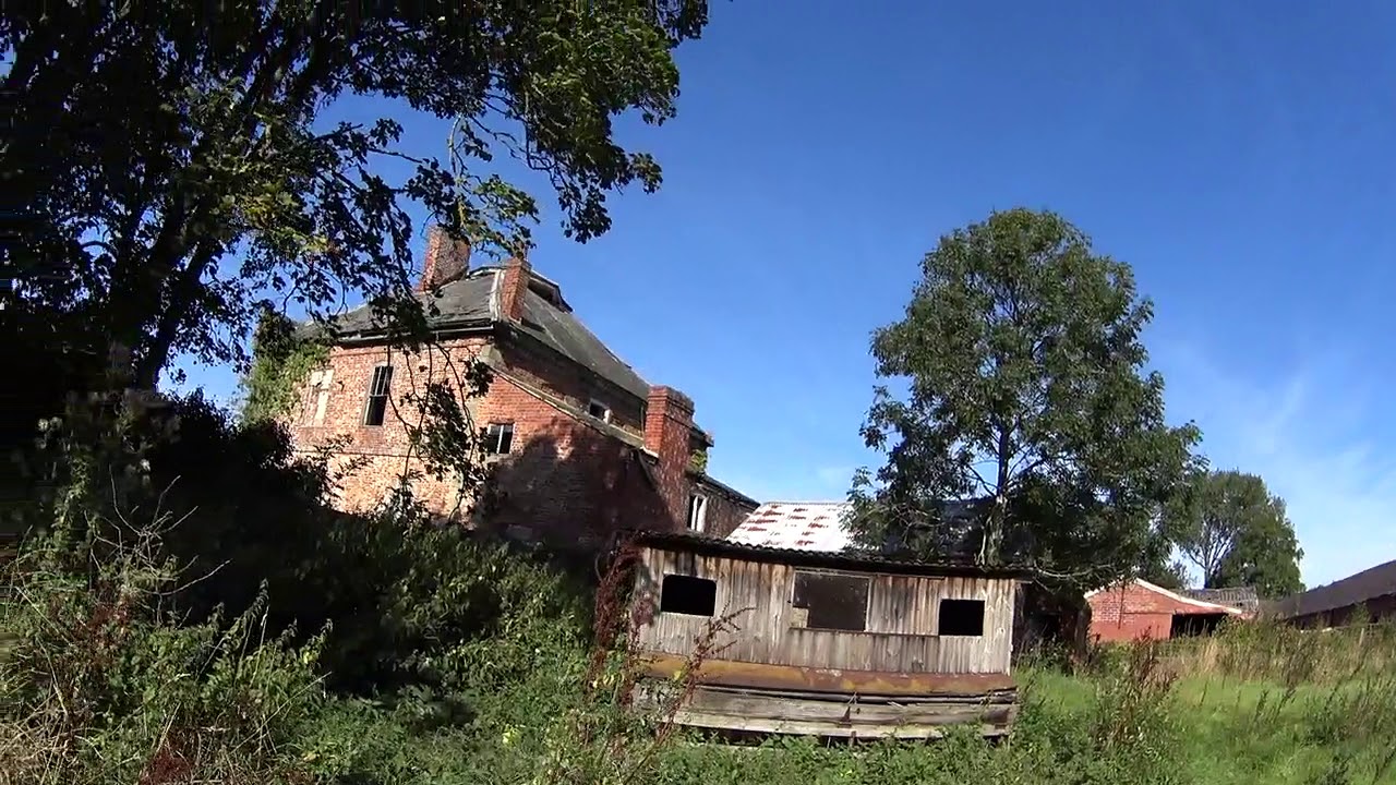 CALCOTT HALL. RED DRESS MANOR NORTH WALES - YouTube