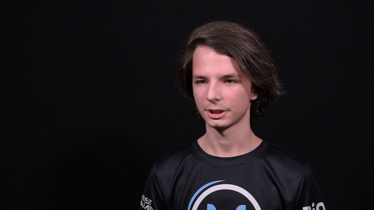 The eLiVe rozhovor na FINALS 13 - YouTube