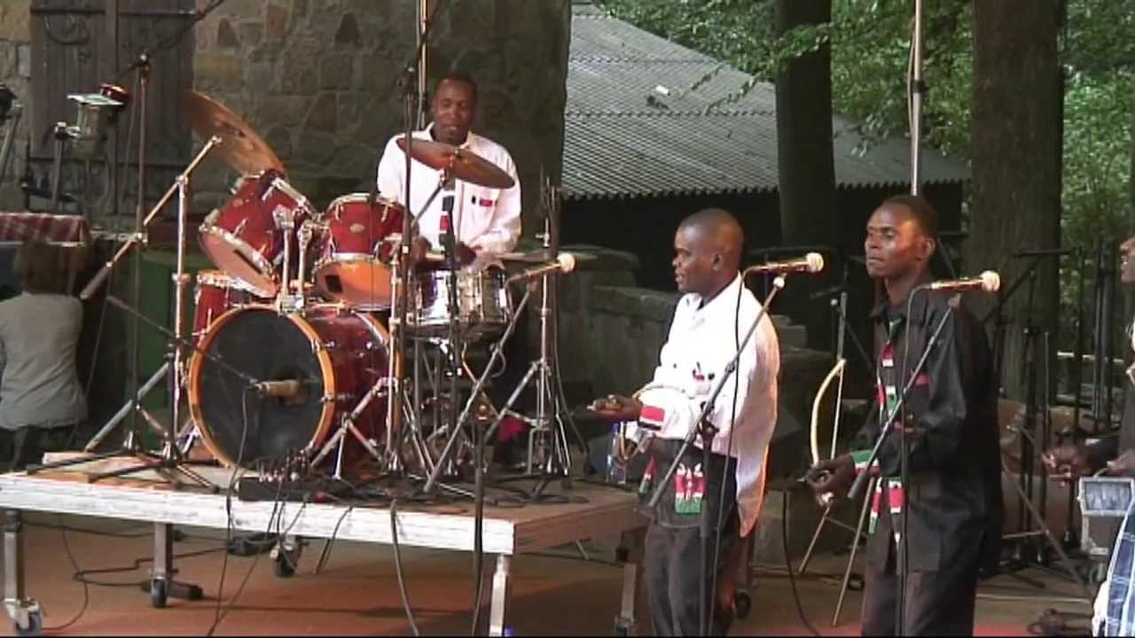 Kenge Kenge - 1 - LIVE at Afrikafestival Hertme 2008 - YouTube
