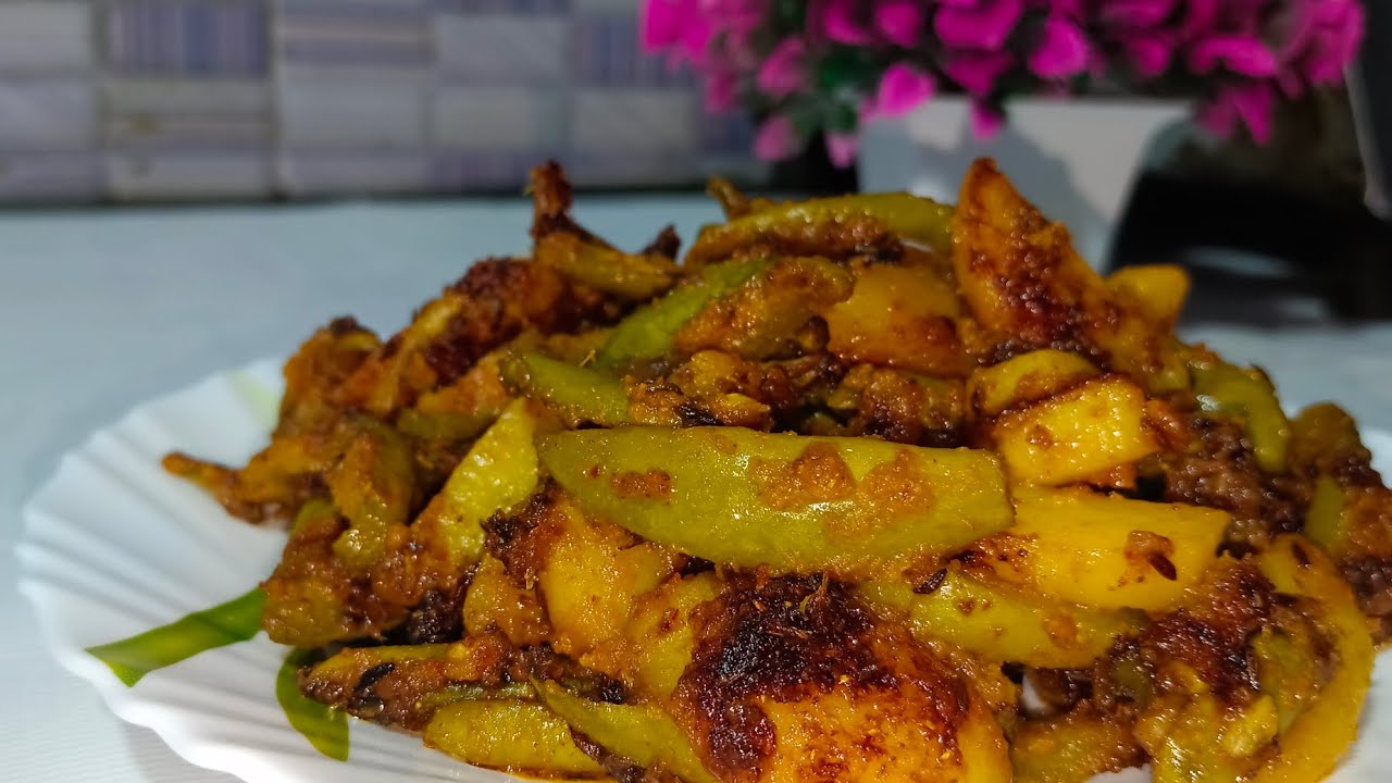 Parwal aloo masala ki mazedar recipe 😋😋 yummy - YouTube