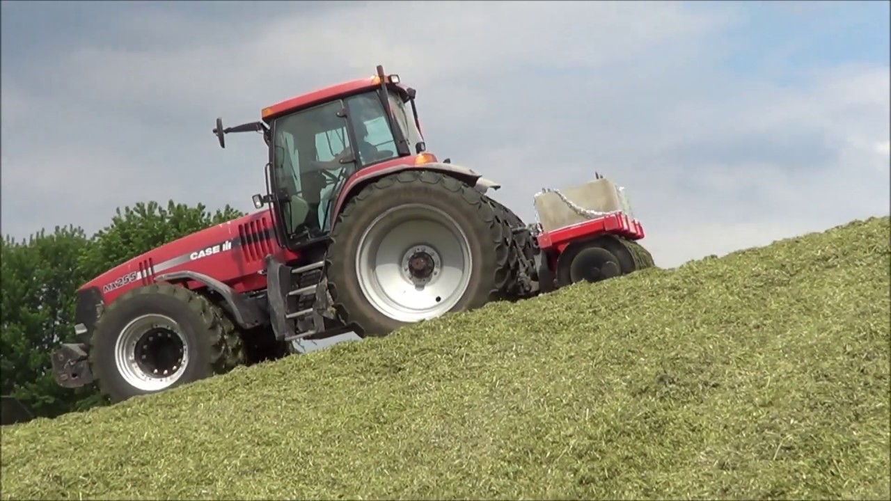 Agromatic Big Foot Silage Packer - YouTube
