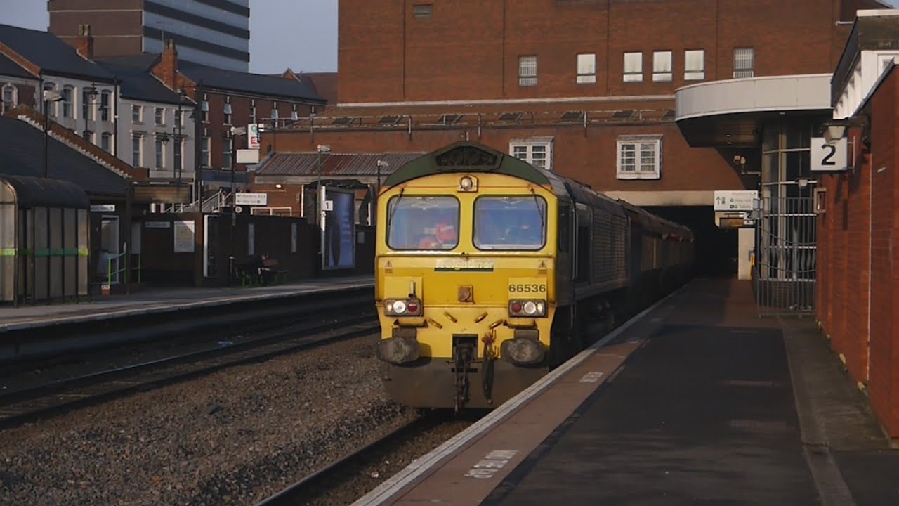 Walsall railway station - Freightliner & DB Schenker Rail- 66536 ...