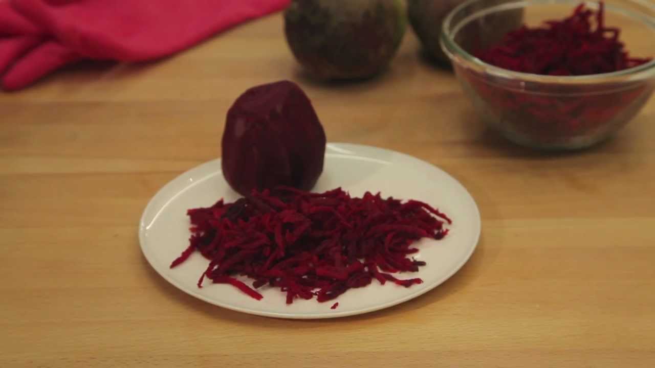 Secret de Chef - Comment râper des betteraves crues ? - YouTube