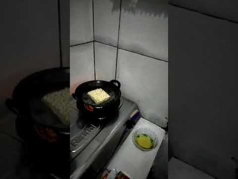kaka nadin belajar masak mie goreng..abai kan wajan negronya ya gaes🤣🤣🤣