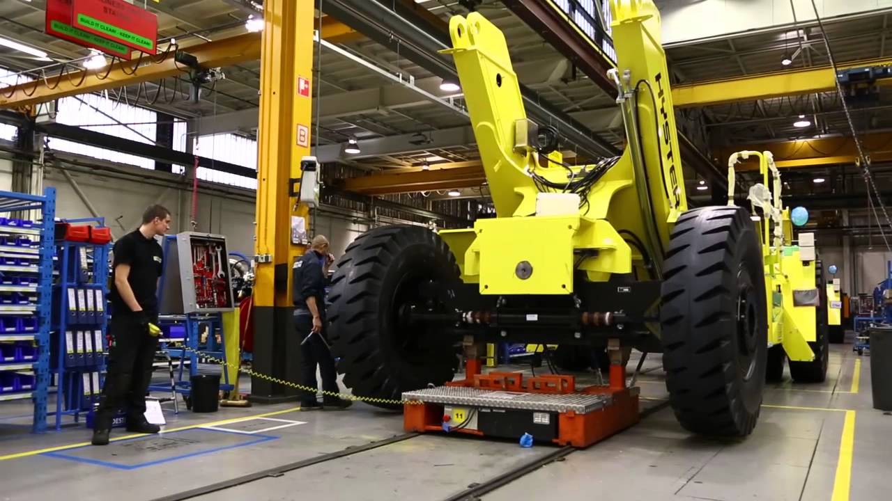 Hyster 1000th ReachStacker - Introduction - YouTube