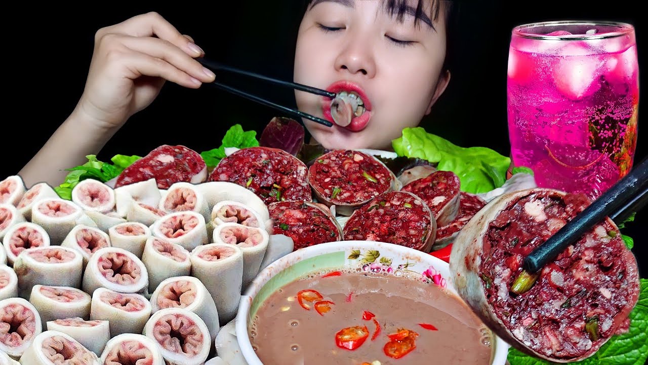 ASMR | BOILED PIG INTESTINES dotted with SHRIMP PASTE - YouTube