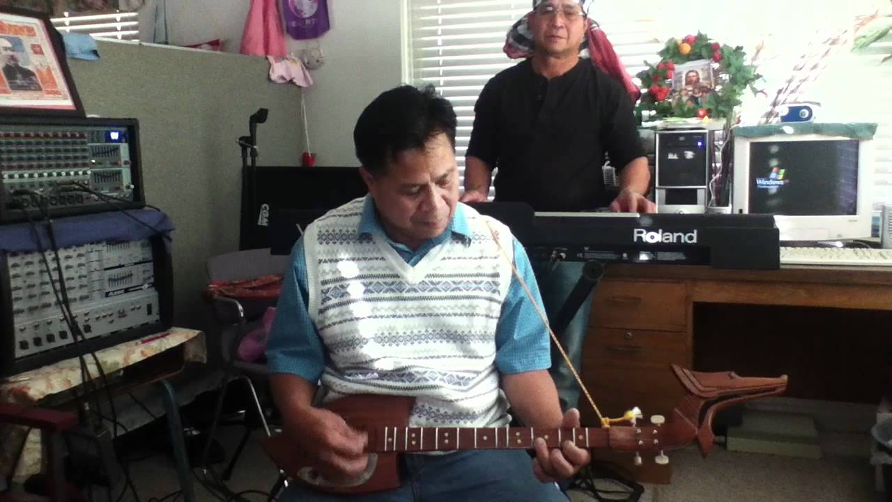 Lao Pin Guitar Player, Mr. Seng from Utah, USA - YouTube