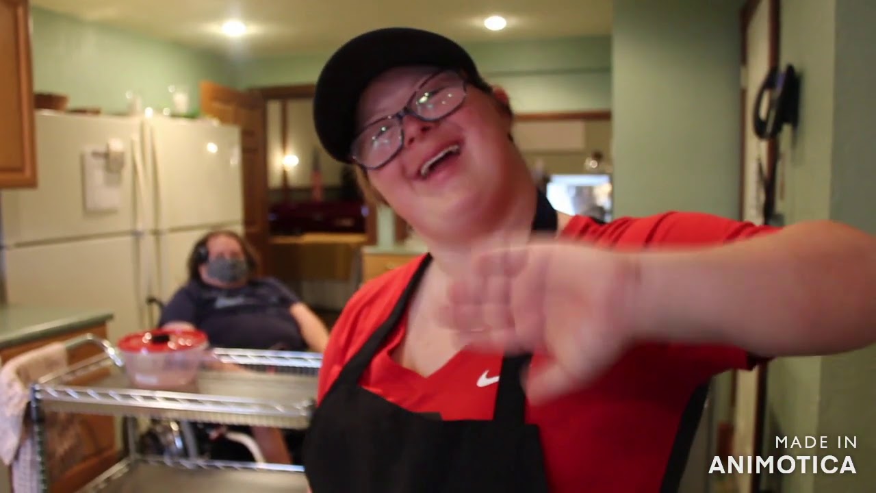 Plating Chicken Alfredo - YouTube