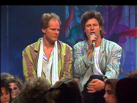 TOPPOP: Circus Custers - Monica - YouTube