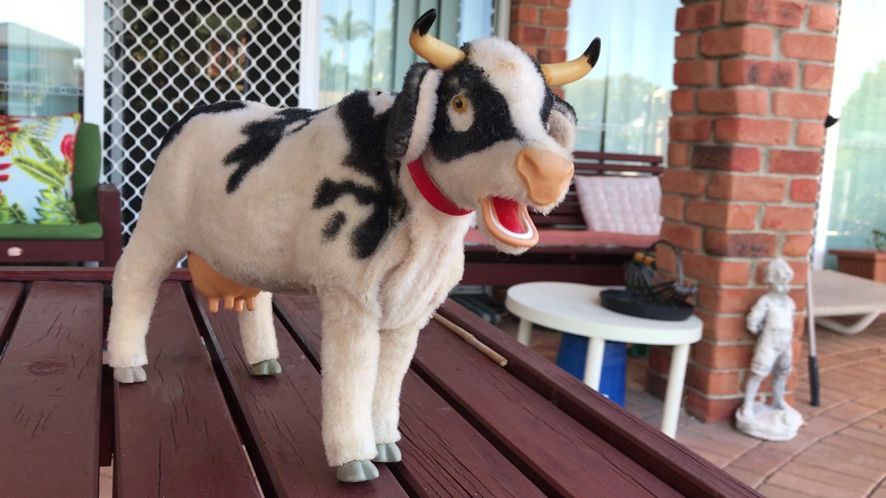 60's ROSKO Toy Japan Battery Operated JOSIE The WALKING COW Plush Tin ...