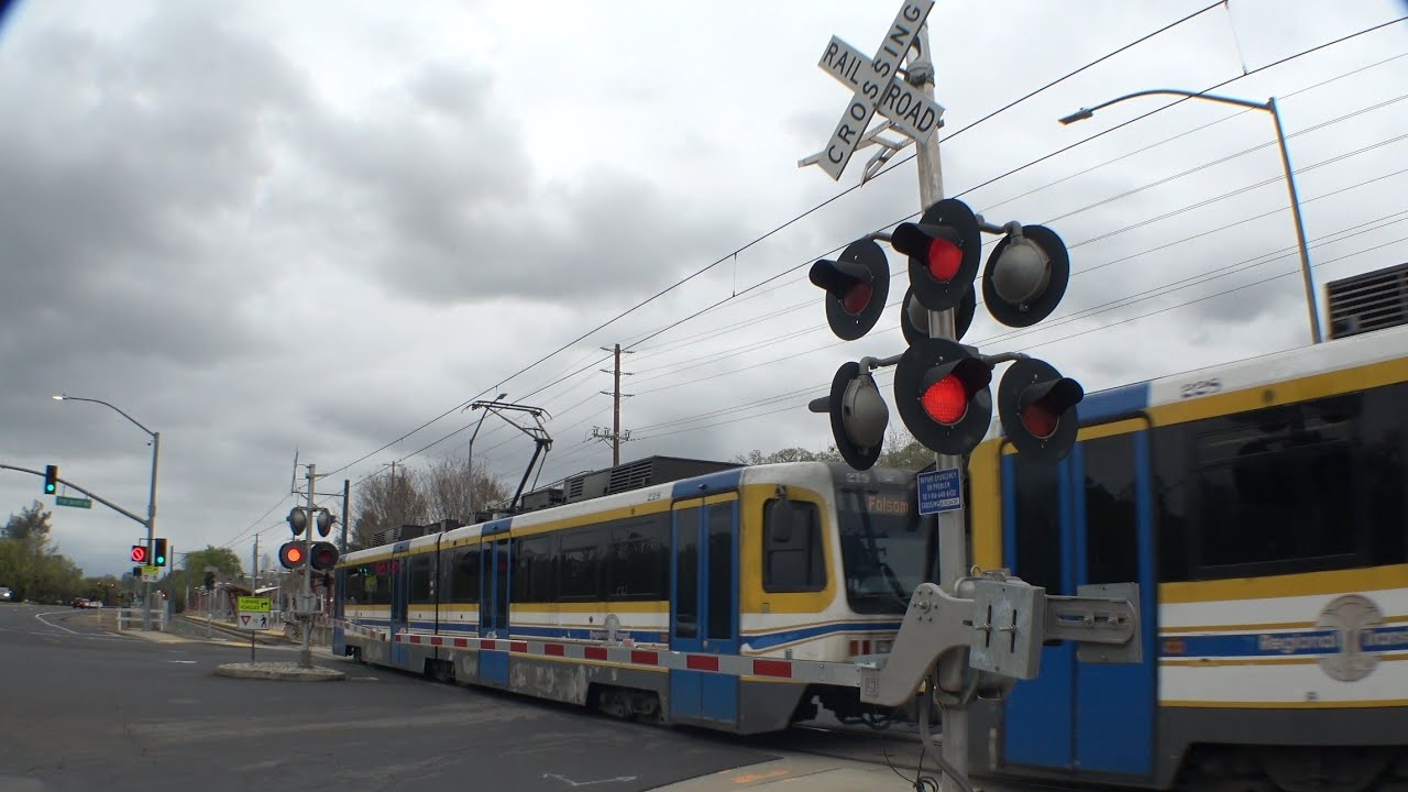 SACRT 219 - Iron Point Rd. Railroad Crossing Folsom CA - YouTube
