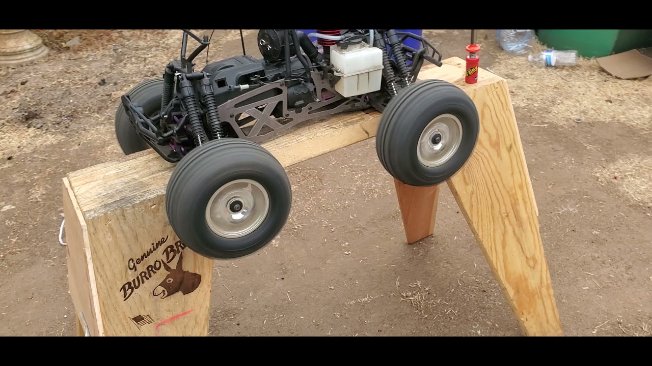 Hpi Savage X With Turnigy .28 Trackstar Engine - YouTube