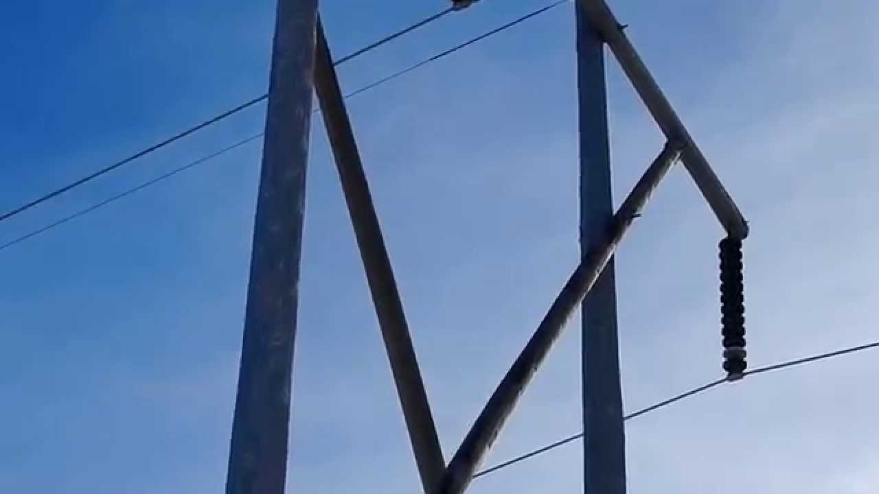 Aeolian Vibration and Self Damping Conductor Noise - YouTube