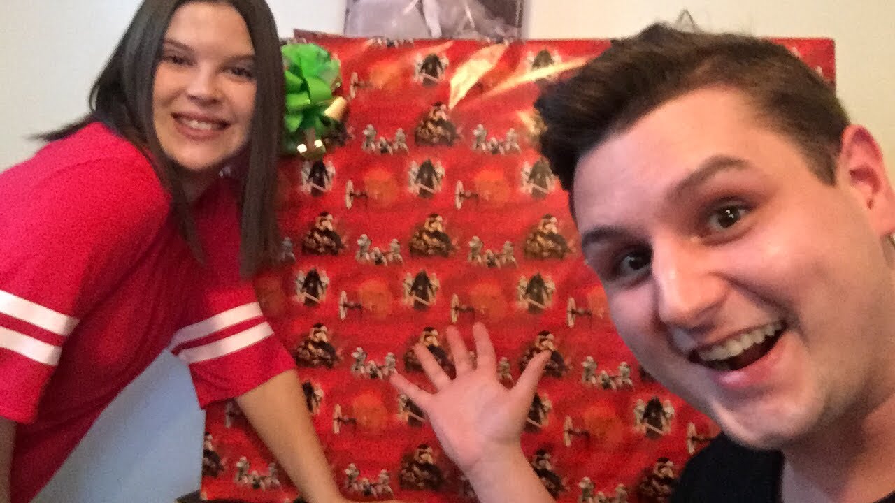 SAM'S BIRTHDAY VLOG!! OPENING PRESENTS!! - YouTube