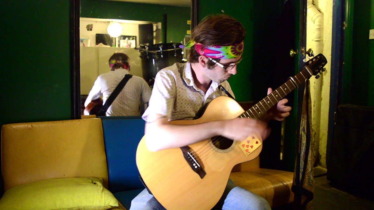 Luke Bennett - Let The Light In (Live from the Green Room at the London ...