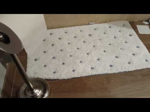 I review Atomic Blonde on a toilet