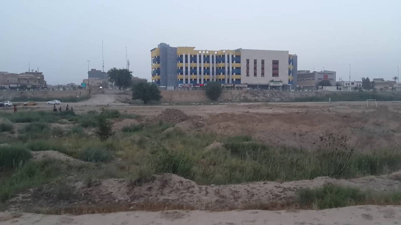 IRAQ/KUT/NEAR BY THE CITY CENTER STANDING IN THE MIDDLE OF THE RIVER😲😲👍 ...