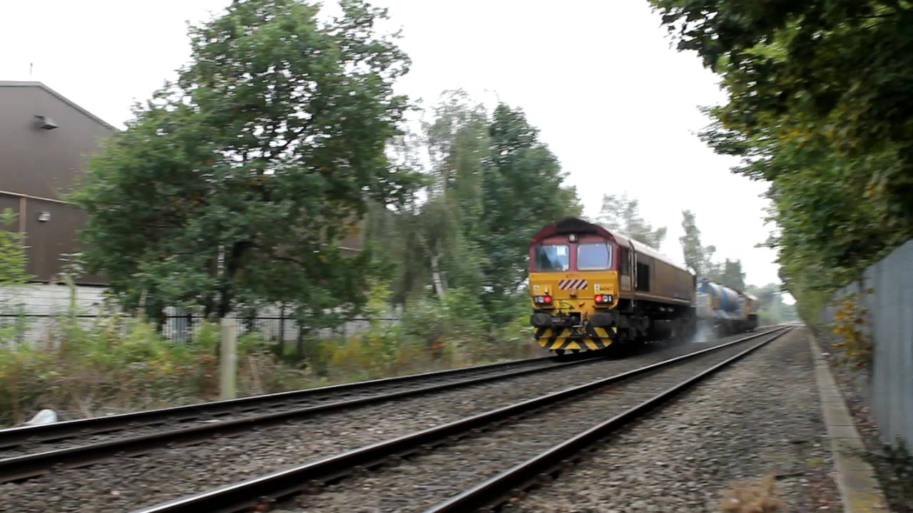 DB class 66223 with class 66062 on rear - RHTT - YouTube