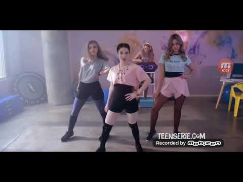 La batalla de baile de mia y lupe go vive a tu manera - YouTube