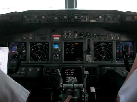 Boeing 737 900 ER ENGINE START UP AND BEFORE TAXI CHECKS - YouTube