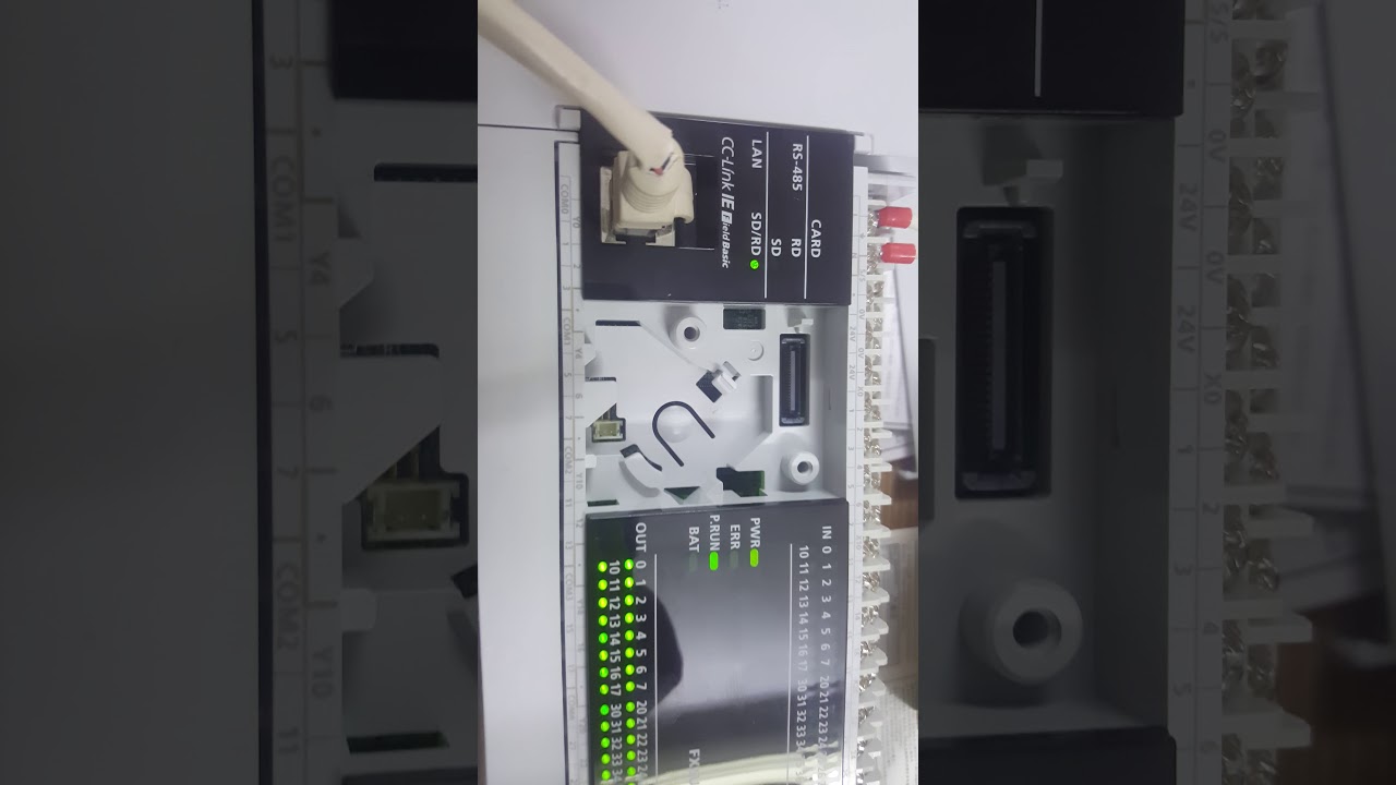 PLC MITSUBISHI FX5U-64MR/ES LẬP TRÌNH CẤU HÌNH HƠN FX3U-64MR/ES-A - YouTube