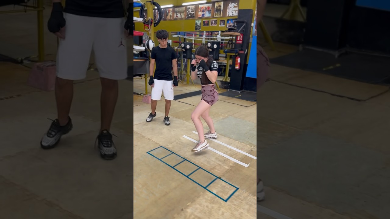 Pick up the back foot 🦵🔥 #simple #tutorial #staircase #boxeo #boxing # ...